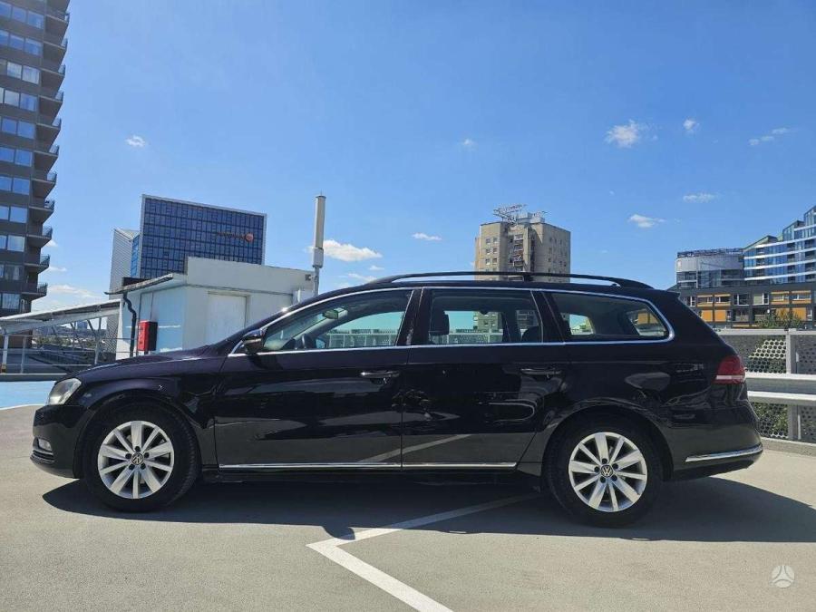 Black Volkswagen Passat 2011 in Vilnius, with an engine capacity of 1.60 L and mileage of 274 thousand km for 5000 €, photo 6 on AUTOMOTO.COM.LV