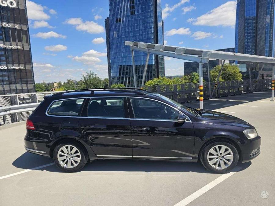Black Volkswagen Passat 2011 in Vilnius, with an engine capacity of 1.60 L and mileage of 274 thousand km for 5000 €, photo 8 on AUTOMOTO.COM.LV