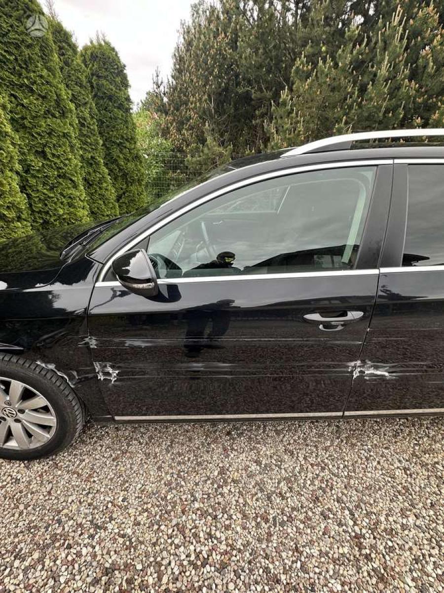 Black Volkswagen Passat 2011 in Kaunas, with an engine capacity of 1.97 L and mileage of 169 thousand km for 4200 €, photo 7 on AUTOMOTO.COM.LV