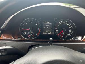 Черный Фольксваген Пассат 2011 в Вильнюс, объемом двигателя 1.60 л и пробегом 285 тыс. км за 5700 €, фото 14 на AUTOMOTO.COM.LV