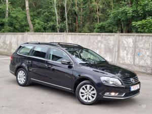 Black Volkswagen Passat 2011 in Vilnius, with an engine capacity of 1.80 L and mileage of 202 thousand km for 3850 €, photo  on AUTOMOTO.COM.LV