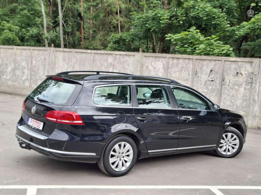 Black Volkswagen Passat 2011 in Vilnius, with an engine capacity of 1.80 L and mileage of 202 thousand km for 3850 €, photo 3 on AUTOMOTO.COM.LV