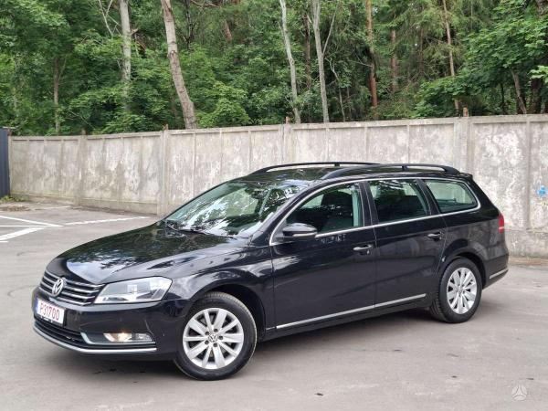 Black Volkswagen Passat 2011 in Vilnius, with an engine capacity of 1.80 L and mileage of 202 thousand km for 3850 €, photo 4 on AUTOMOTO.COM.LV