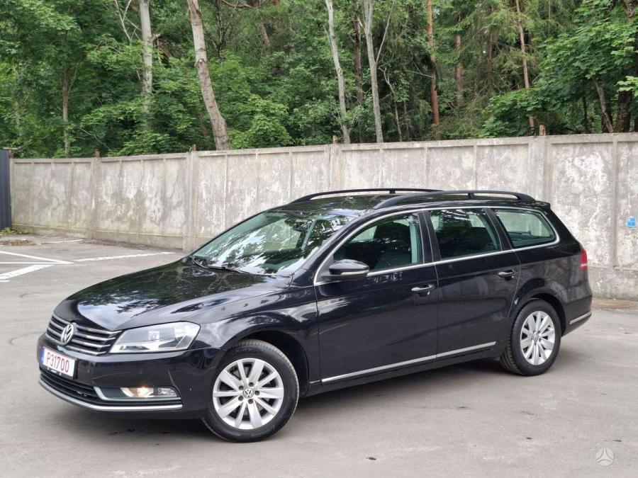 Black Volkswagen Passat 2011 in Vilnius, with an engine capacity of 1.80 L and mileage of 202 thousand km for 3850 €, photo 5 on AUTOMOTO.COM.LV