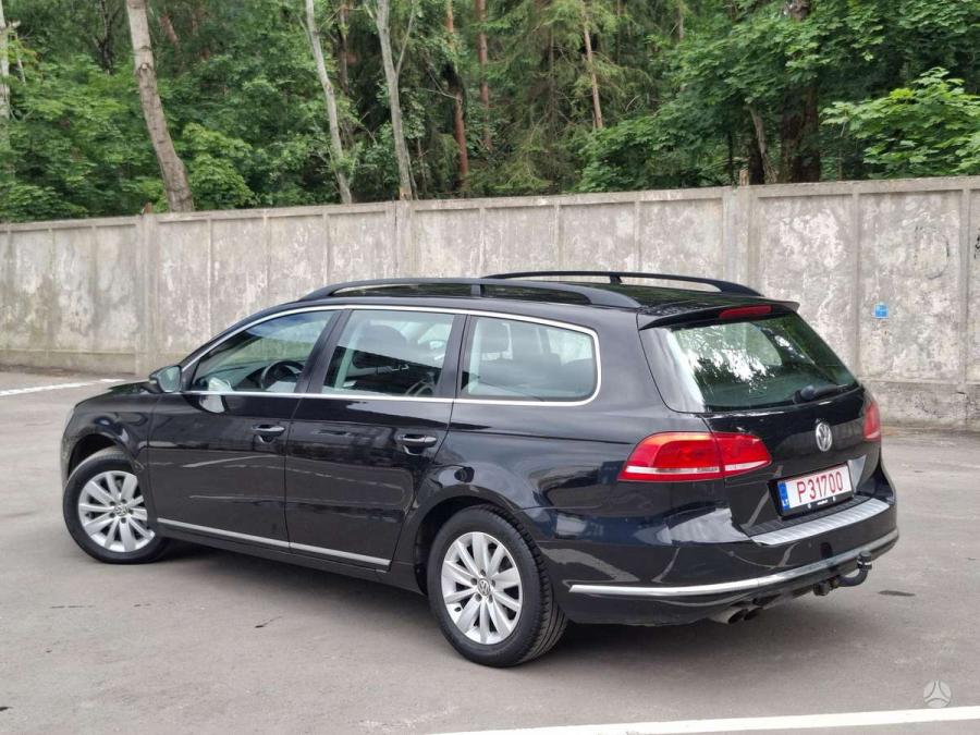 Black Volkswagen Passat 2011 in Vilnius, with an engine capacity of 1.80 L and mileage of 202 thousand km for 3850 €, photo 6 on AUTOMOTO.COM.LV