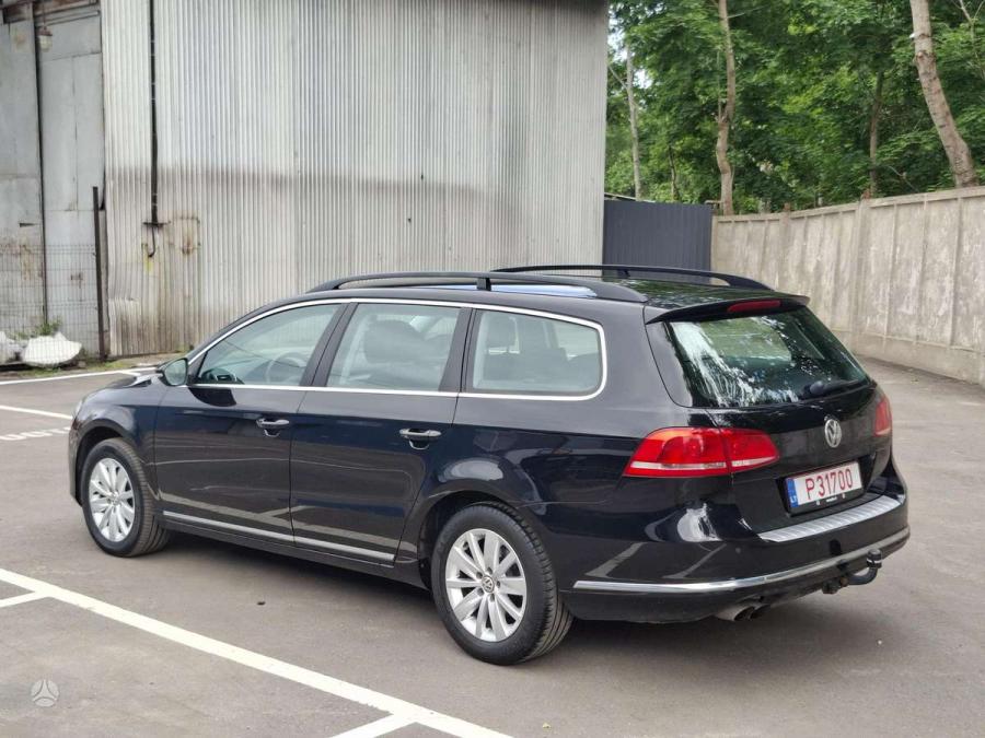 Black Volkswagen Passat 2011 in Vilnius, with an engine capacity of 1.80 L and mileage of 202 thousand km for 3850 €, photo 11 on AUTOMOTO.COM.LV