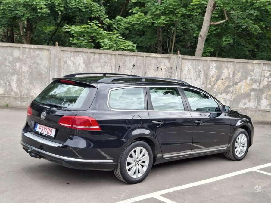 Black Volkswagen Passat 2011 in Vilnius, with an engine capacity of 1.80 L and mileage of 202 thousand km for 3850 €, photo 13 on AUTOMOTO.COM.LV