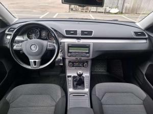 Black Volkswagen Passat 2011 in Vilnius, with an engine capacity of 1.80 L and mileage of 202 thousand km for 3850 €, photo 14 on AUTOMOTO.COM.LV