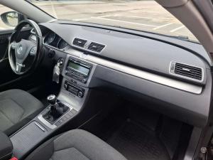 Black Volkswagen Passat 2011 in Vilnius, with an engine capacity of 1.80 L and mileage of 202 thousand km for 3850 €, photo 15 on AUTOMOTO.COM.LV