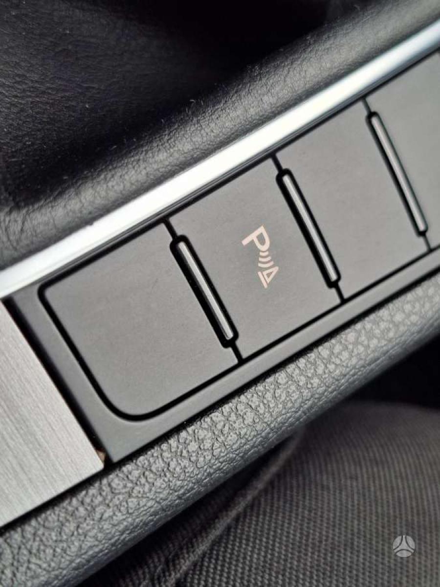 Black Volkswagen Passat 2011 in Vilnius, with an engine capacity of 1.80 L and mileage of 202 thousand km for 3850 €, photo 18 on AUTOMOTO.COM.LV