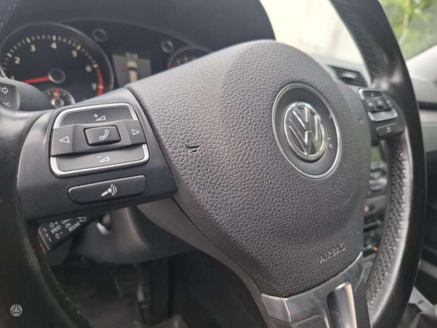 Black Volkswagen Passat 2011 in Vilnius, with an engine capacity of 1.80 L and mileage of 202 thousand km for 3850 €, photo 19 on AUTOMOTO.COM.LV
