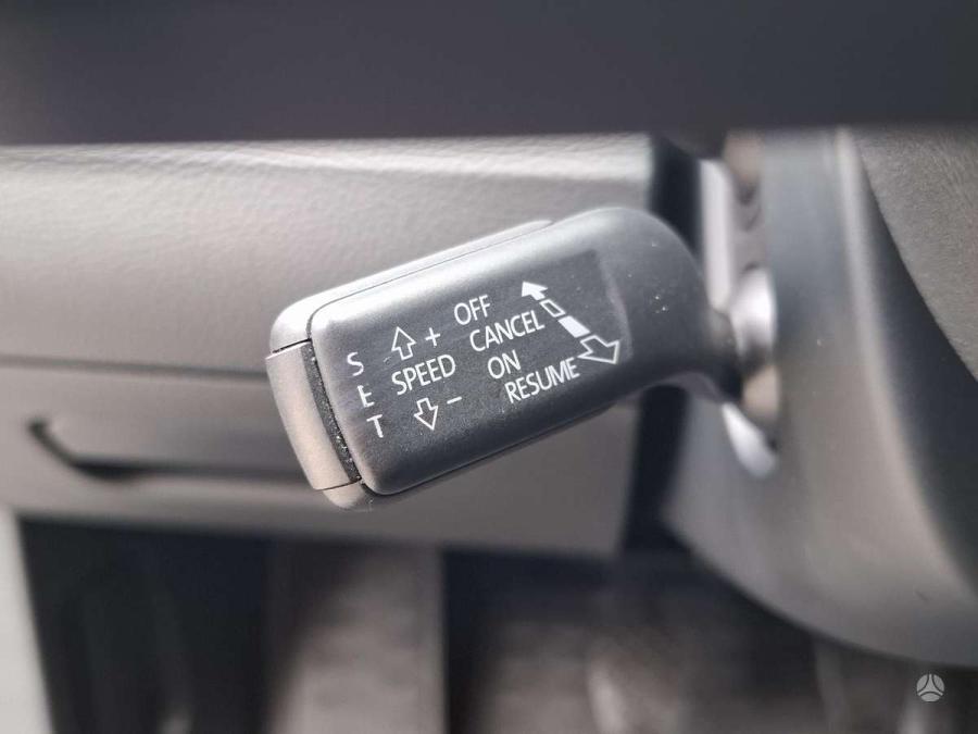 Black Volkswagen Passat 2011 in Vilnius, with an engine capacity of 1.80 L and mileage of 202 thousand km for 3850 €, photo 20 on AUTOMOTO.COM.LV