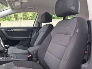 Black Volkswagen Passat 2011 in Vilnius, with an engine capacity of 1.80 L and mileage of 202 thousand km for 3850 €, photo 26 on AUTOMOTO.COM.LV