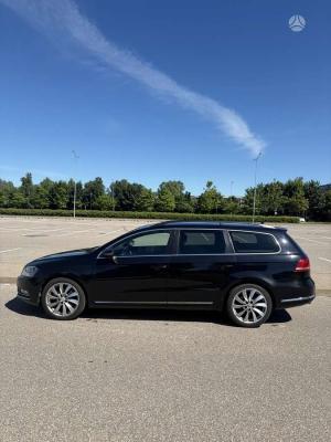 Black Volkswagen Passat 2011 in Vilnius, with an engine capacity of 1.97 L and mileage of 299 thousand km for 5199 €, photo 5 on AUTOMOTO.COM.LV