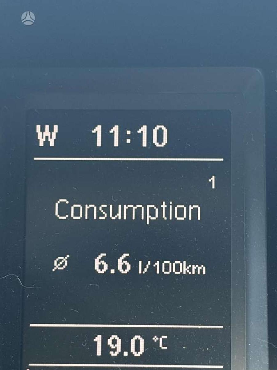 Black Volkswagen Passat 2011 in Vilnius, with an engine capacity of 1.97 L and mileage of 299 thousand km for 5199 €, photo 12 on AUTOMOTO.COM.LV