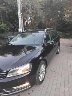 Black Volkswagen Passat 2011 in Vilnius, with an engine capacity of 2.00 L and mileage of 315 thousand km for 4100 €, photo 4 on AUTOMOTO.COM.LV