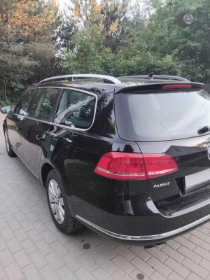 Black Volkswagen Passat 2011 in Vilnius, with an engine capacity of 2.00 L and mileage of 315 thousand km for 4100 €, photo 7 on AUTOMOTO.COM.LV
