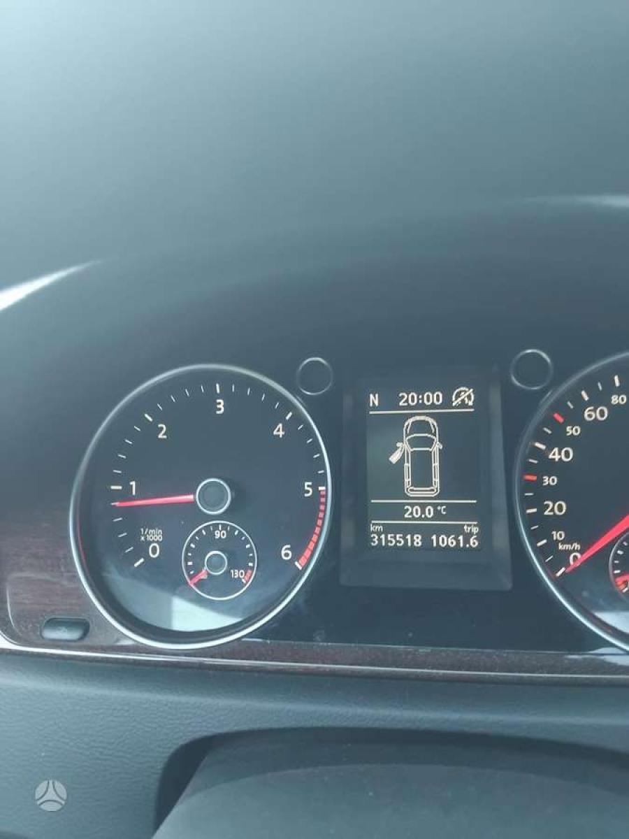 Black Volkswagen Passat 2011 in Vilnius, with an engine capacity of 2.00 L and mileage of 315 thousand km for 4100 €, photo 10 on AUTOMOTO.COM.LV