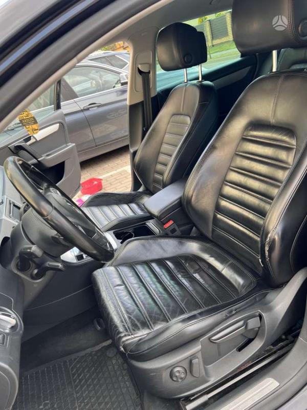 Black Volkswagen Passat 2011 in Taurage, with an engine capacity of 1.97 L and mileage of 276 thousand km for 5500 €, photo 9 on AUTOMOTO.COM.LV