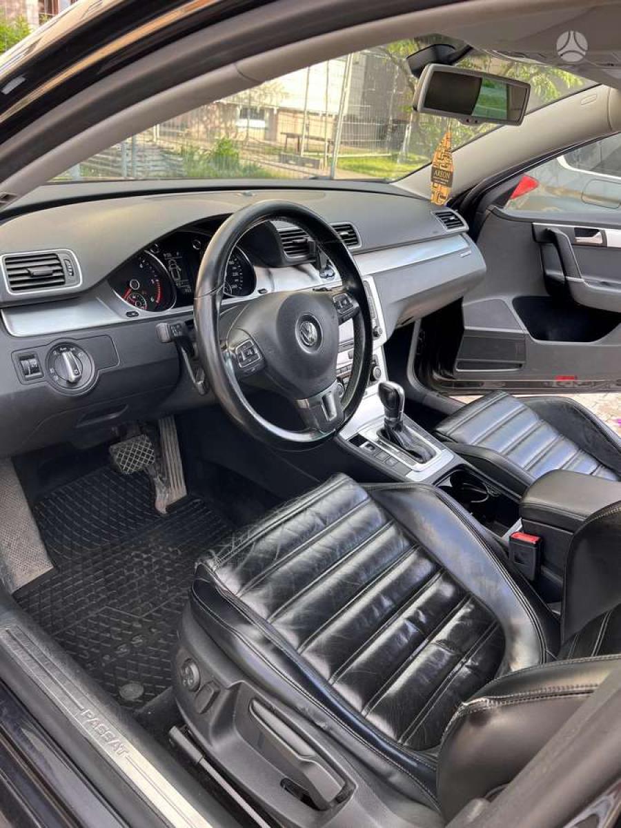 Melns Volkswagen Passat 2011 Tauragė, ar dzinēja tilpumu 1.97 L un nobraukumu 276 tūkst. km par 5500 €, foto 13 vietnē AUTOMOTO.COM.LV