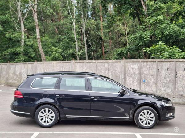 Black Volkswagen Passat 2011 in Vilnius, with an engine capacity of 1.80 L and mileage of 202 thousand km for 3800 €, photo 6 on AUTOMOTO.COM.LV