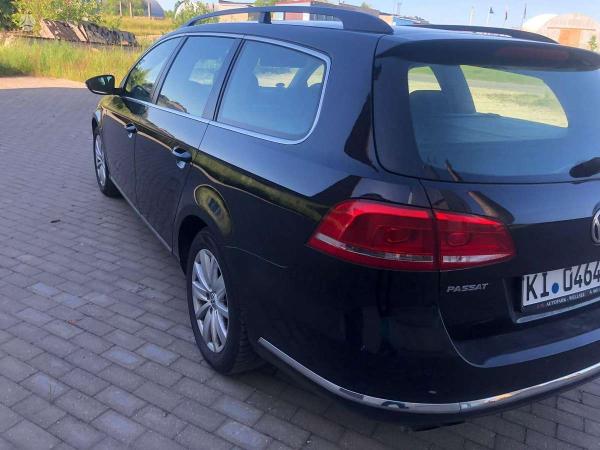 Black Volkswagen Passat 2011 in Plunge, with an engine capacity of 2.00 L and mileage of 256 thousand km for 4600 €, photo 5 on AUTOMOTO.COM.LV