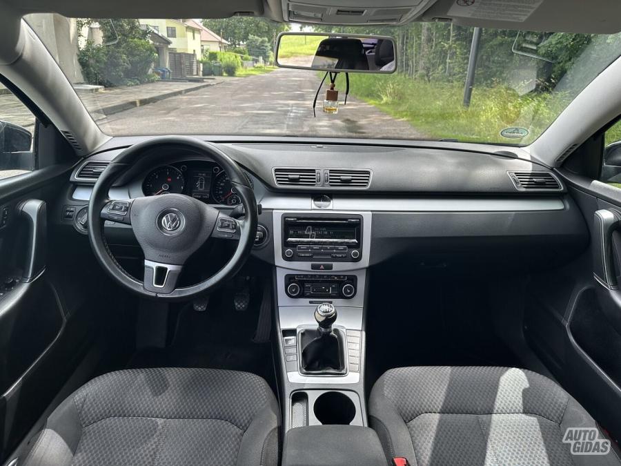 Melns Volkswagen Passat 2011 Alīta, ar dzinēja tilpumu 1.60 L un nobraukumu 327 tūkst. km par 2700 €, foto 11 vietnē AUTOMOTO.COM.LV