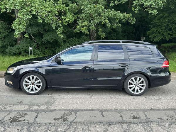 Black Volkswagen Passat 2011 in Alytus, with an engine capacity of 1.60 L and mileage of 327 thousand km for 2700 €, photo 3 on AUTOMOTO.COM.LV