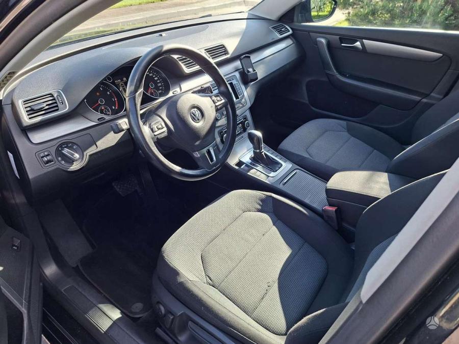 Melns Volkswagen Passat 2011 Ukmergė, ar dzinēja tilpumu 1.40 L un nobraukumu 264 tūkst. km par 3999 €, foto 13 vietnē AUTOMOTO.COM.LV
