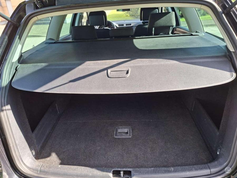 Melns Volkswagen Passat 2011 Ukmergė, ar dzinēja tilpumu 1.40 L un nobraukumu 264 tūkst. km par 3999 €, foto 16 vietnē AUTOMOTO.COM.LV