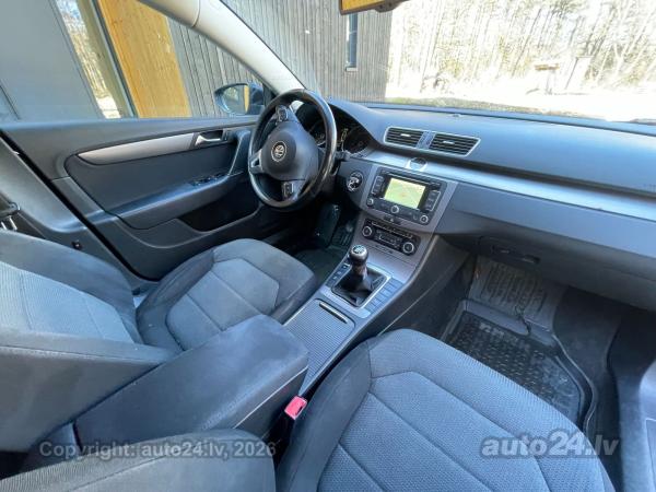Melns Volkswagen Passat 2011 Kuresāre, ar dzinēja tilpumu 2.00 L un nobraukumu 316 tūkst. km par 3900 €, foto 7 vietnē AUTOMOTO.COM.LV