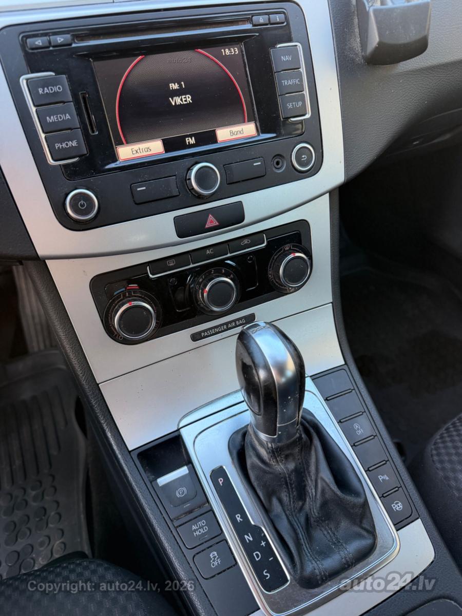 Melns Volkswagen Passat 2011 Tallina, ar dzinēja tilpumu 2.00 L un nobraukumu 0 tūkst. km par 1999 €, foto 10 vietnē AUTOMOTO.COM.LV