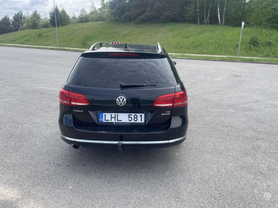 Melns Volkswagen Passat 2011 Alīta, ar dzinēja tilpumu 1.39 L un nobraukumu 274 tūkst. km par 3800 €, foto 5 vietnē AUTOMOTO.COM.LV