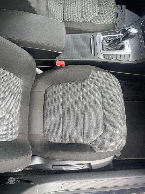 Melns Volkswagen Passat 2011 Alīta, ar dzinēja tilpumu 1.39 L un nobraukumu 274 tūkst. km par 3800 €, foto 6 vietnē AUTOMOTO.COM.LV
