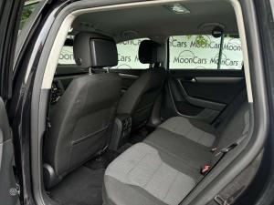 Black Volkswagen Passat 2011 in Vilnius, with an engine capacity of 1.60 L and mileage of 278 thousand km for 4700 €, photo 12 on AUTOMOTO.COM.LV