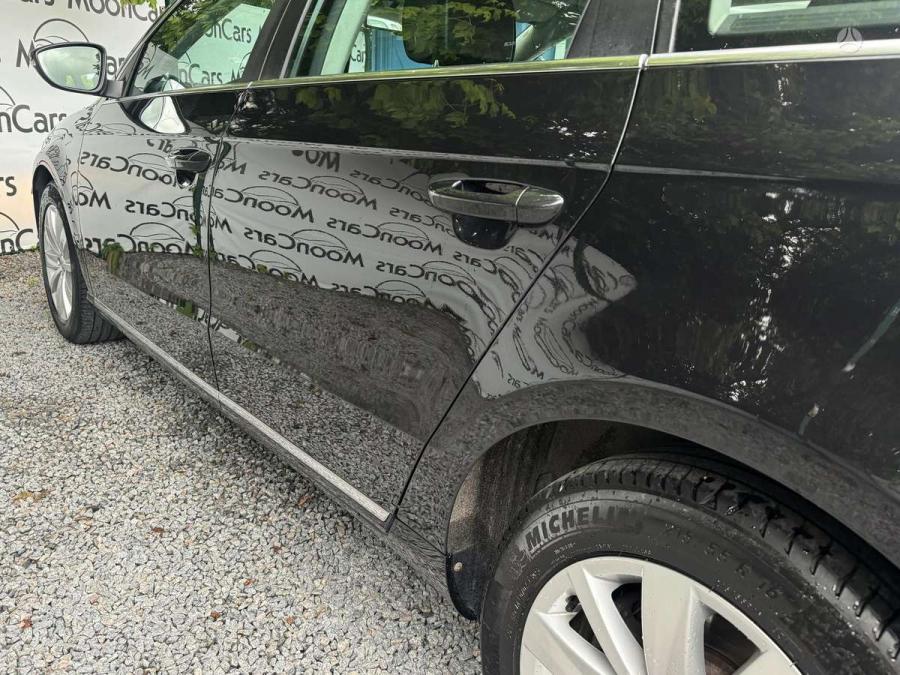 Black Volkswagen Passat 2011 in Vilnius, with an engine capacity of 1.60 L and mileage of 278 thousand km for 4700 €, photo 18 on AUTOMOTO.COM.LV