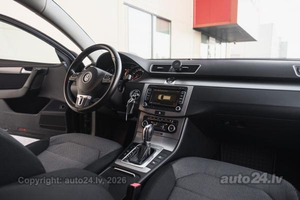 Black Volkswagen Passat 2011 in Tallinn, with an engine capacity of 2.00 L and mileage of 251 thousand km for 5999 €, photo 9 on AUTOMOTO.COM.LV