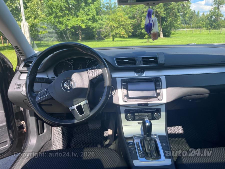 Melns Volkswagen Passat 2011 Tallina, ar dzinēja tilpumu 2.00 L un nobraukumu 0 tūkst. km par 4000 €, foto 11 vietnē AUTOMOTO.COM.LV