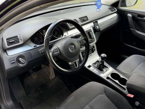 Melns Volkswagen Passat 2011 Trakai, ar dzinēja tilpumu 1.60 L un nobraukumu 198 tūkst. km par 3250 €, foto 8 vietnē AUTOMOTO.COM.LV