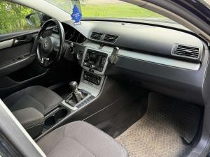 Melns Volkswagen Passat 2011 Trakai, ar dzinēja tilpumu 1.60 L un nobraukumu 198 tūkst. km par 3250 €, foto 10 vietnē AUTOMOTO.COM.LV