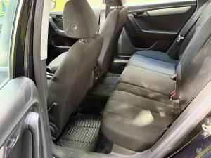 Melns Volkswagen Passat 2011 Trakai, ar dzinēja tilpumu 1.60 L un nobraukumu 198 tūkst. km par 3250 €, foto 12 vietnē AUTOMOTO.COM.LV