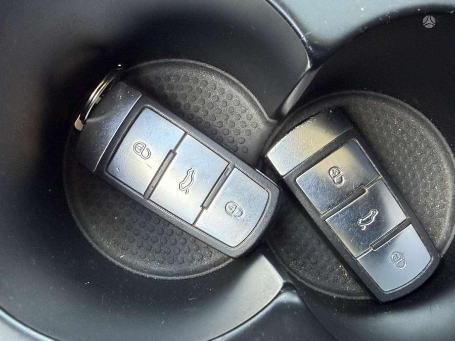 Melns Volkswagen Passat 2011 Trakai, ar dzinēja tilpumu 1.60 L un nobraukumu 198 tūkst. km par 3250 €, foto 15 vietnē AUTOMOTO.COM.LV