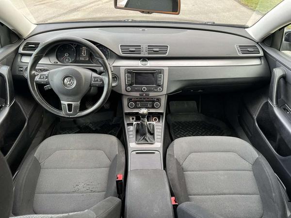 Black Volkswagen Passat 2011 in Narva, with an engine capacity of 1.60 L and mileage of 456 thousand km for 1999 €, photo 9 on AUTOMOTO.COM.LV