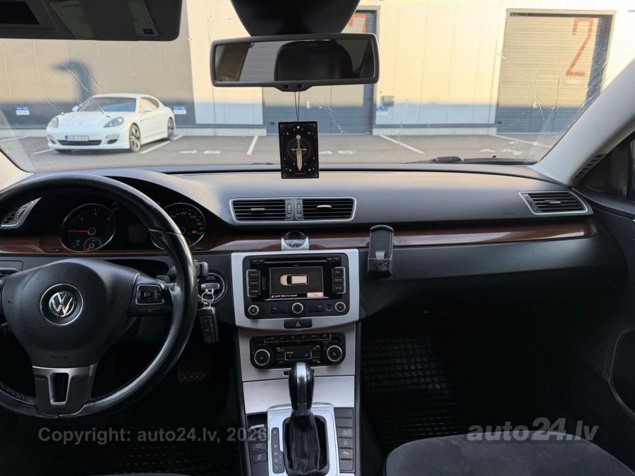 Melns Volkswagen Passat 2011 Tallina, ar dzinēja tilpumu 2.00 L un nobraukumu 0 tūkst. km par 2499 €, foto 12 vietnē AUTOMOTO.COM.LV