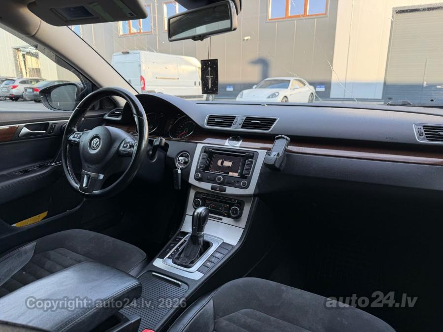 Melns Volkswagen Passat 2011 Tallina, ar dzinēja tilpumu 2.00 L un nobraukumu 0 tūkst. km par 2499 €, foto 13 vietnē AUTOMOTO.COM.LV