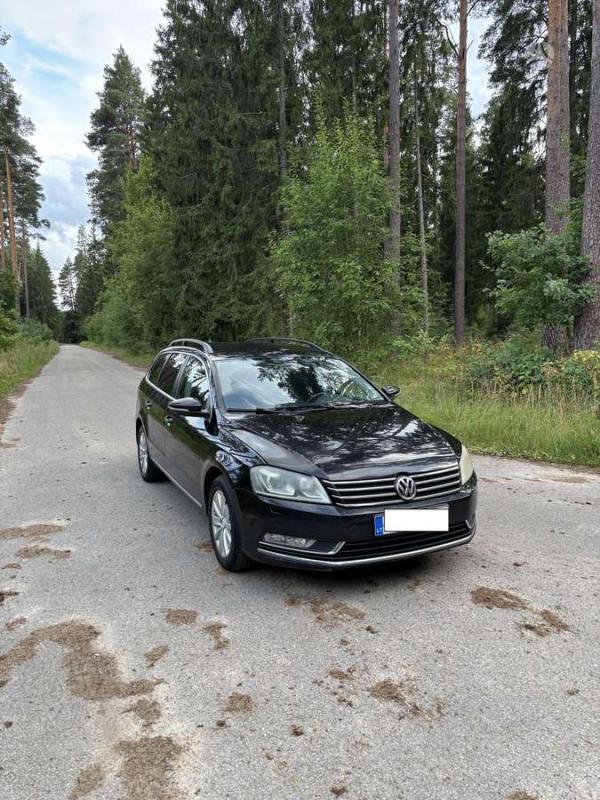 Melns Volkswagen Passat 2011 Panevēža, ar dzinēja tilpumu 1.97 L un nobraukumu 399 tūkst. km par 3550 €, foto 1 vietnē AUTOMOTO.COM.LV