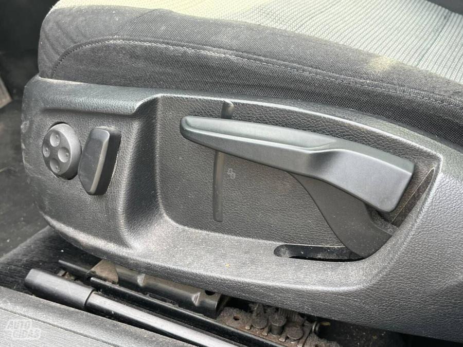 Melns Volkswagen Passat 2011 Marijampole, ar dzinēja tilpumu 1.60 L un nobraukumu 251 tūkst. km par 4650 €, foto 16 vietnē AUTOMOTO.COM.LV
