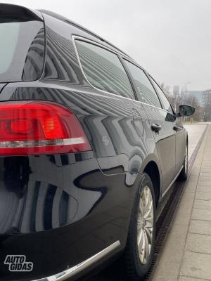 Black Volkswagen Passat 2012 in Vilnius, with an engine capacity of 2.00 L and mileage of 247 thousand km for 6400 €, photo 4 on AUTOMOTO.COM.LV