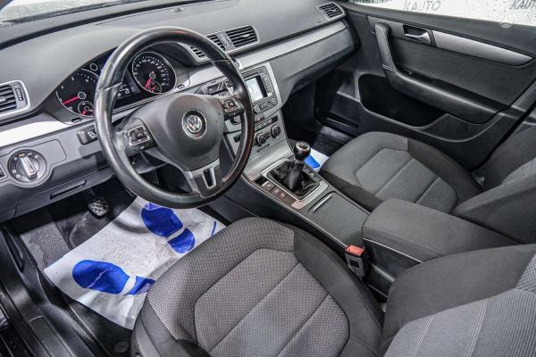 Melns Volkswagen Passat 2012 Kauņa, ar dzinēja tilpumu 1.60 L un nobraukumu 0 tūkst. km par 7390 €, foto 5 vietnē AUTOMOTO.COM.LV