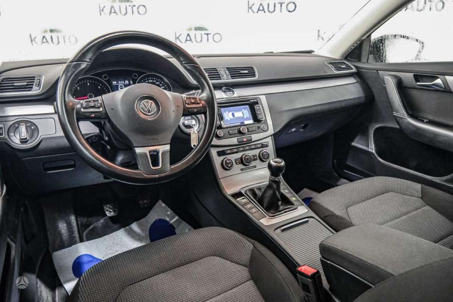 Melns Volkswagen Passat 2012 Kauņa, ar dzinēja tilpumu 1.60 L un nobraukumu 0 tūkst. km par 7390 €, foto 7 vietnē AUTOMOTO.COM.LV